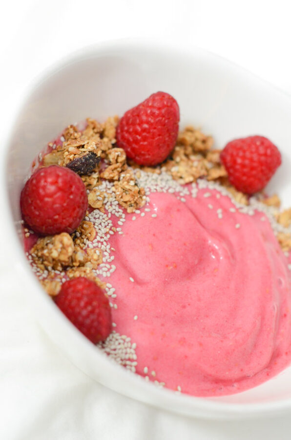 Raspberry Banana Smoothie Bowl Recipe | 3 Ingredients | Vegan - The ...
